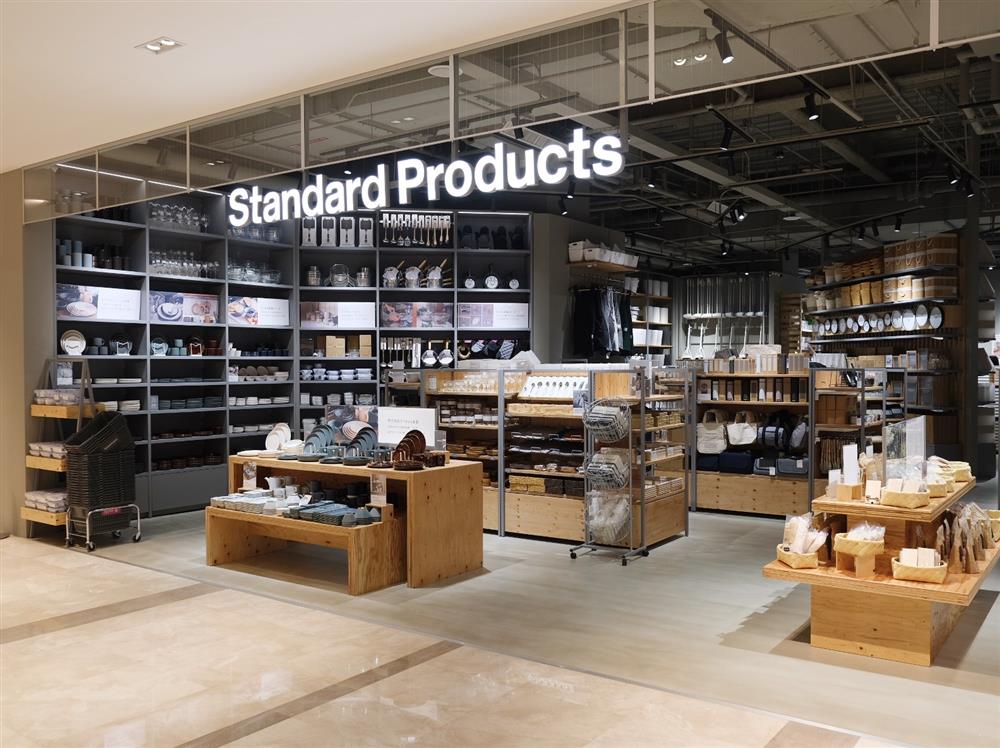 大創新品牌「Standard Products」台灣首店開幕！以百元價入手簡約質感生活日雜 | La Vie